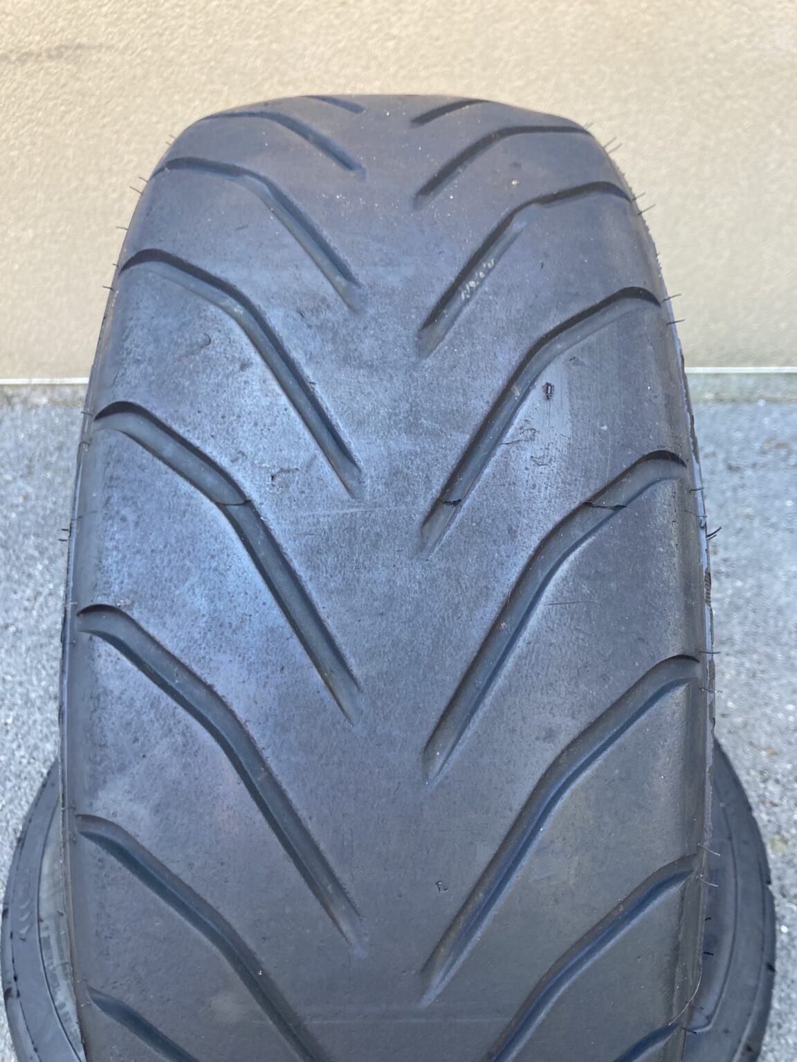 Item #7 Pair Avon ZZR - 195/50 R16 84W - Ariel Motor Company