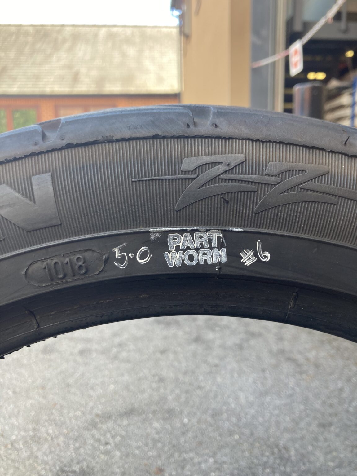 Item #6 Pair Avon ZZR - 195/50 R16 84W - Ariel Motor Company